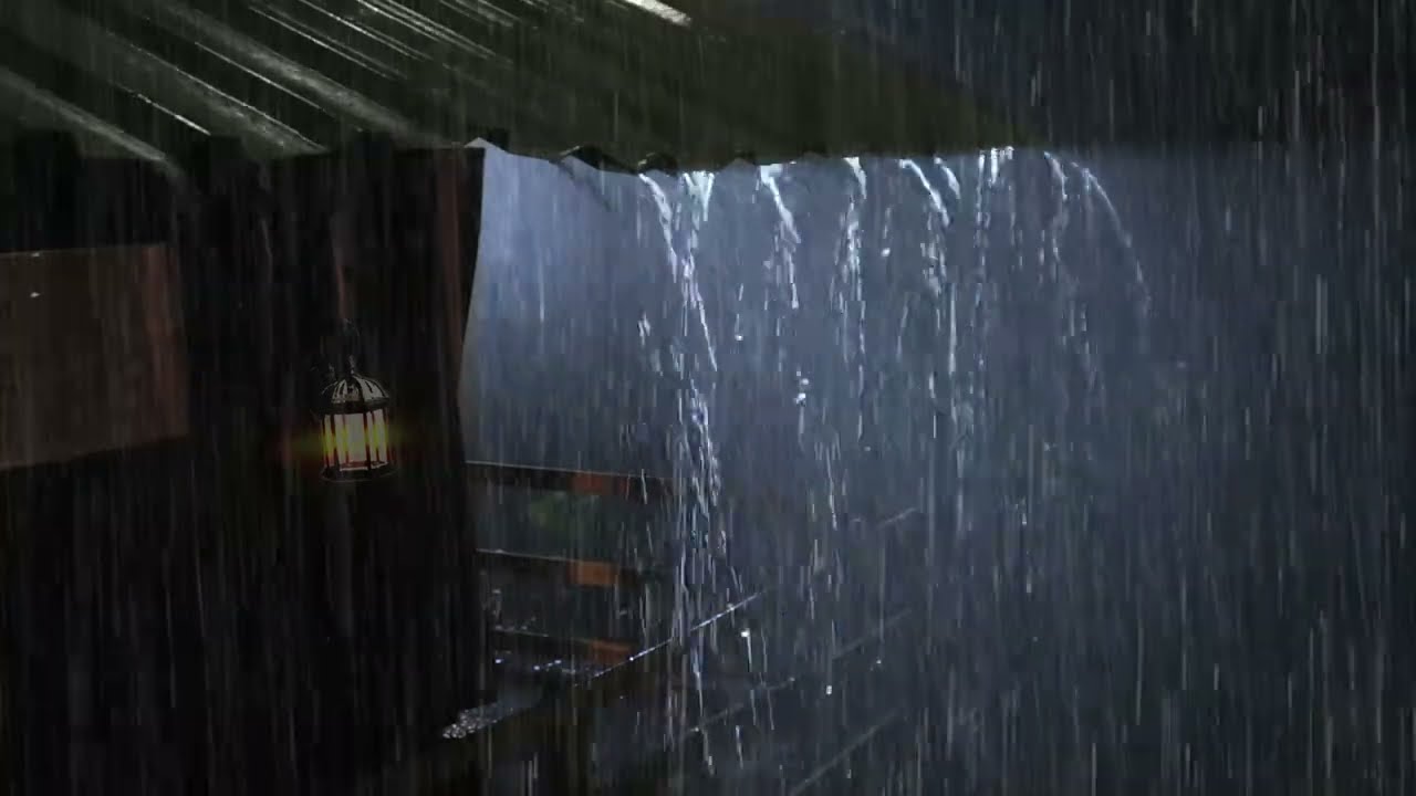 🔴 The heavy rain hastily poured down on the roofs of people's houses in ...