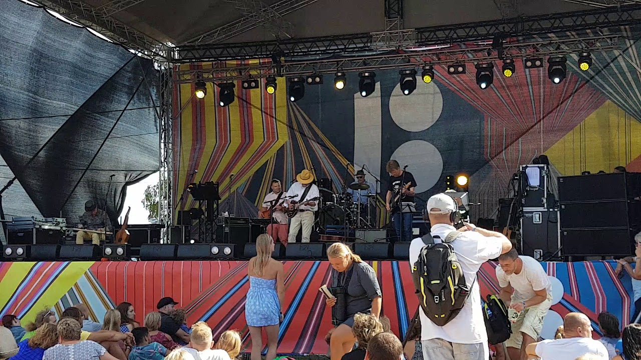 Riho Sibul - Vares (Peeter Kopvillem) - YouTube
