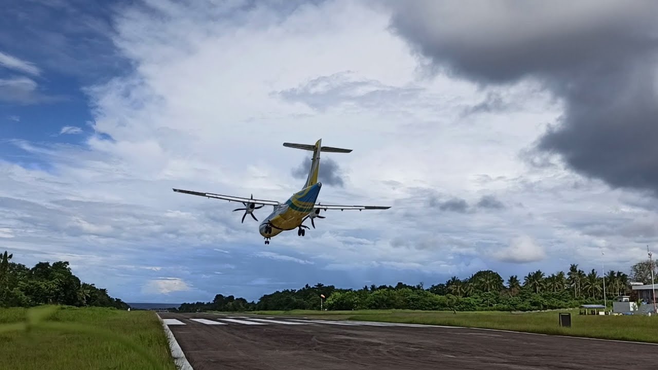 Cebu Pacific ATR 72-600 Landing at Camiguin Airport Runway 07 - YouTube