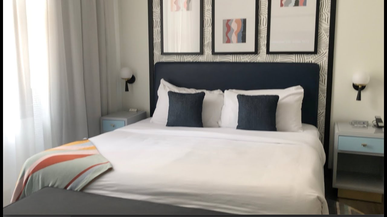 Kinley Cincinnati Downtown, A Tribute Portfolio Marriott : Hotel Room ...