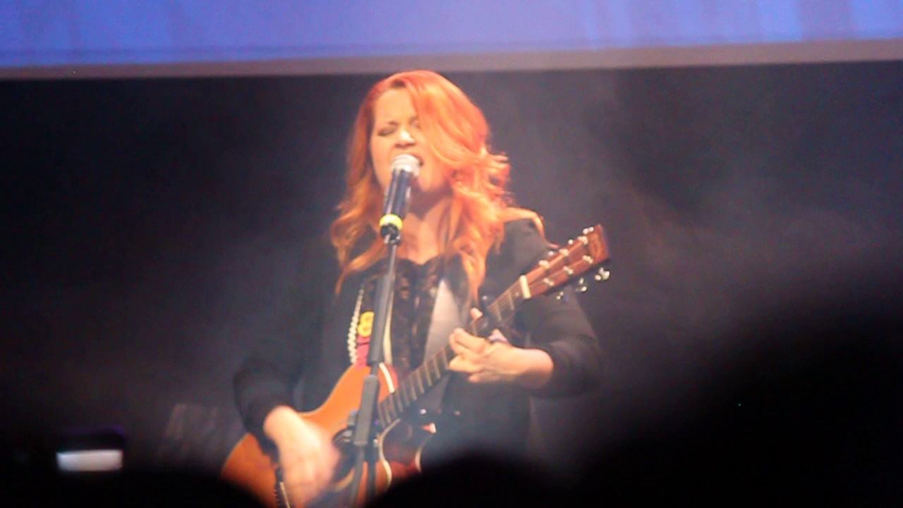 Noemi - Devi Essere Forte (live@Spazio900) [9/22] - YouTube