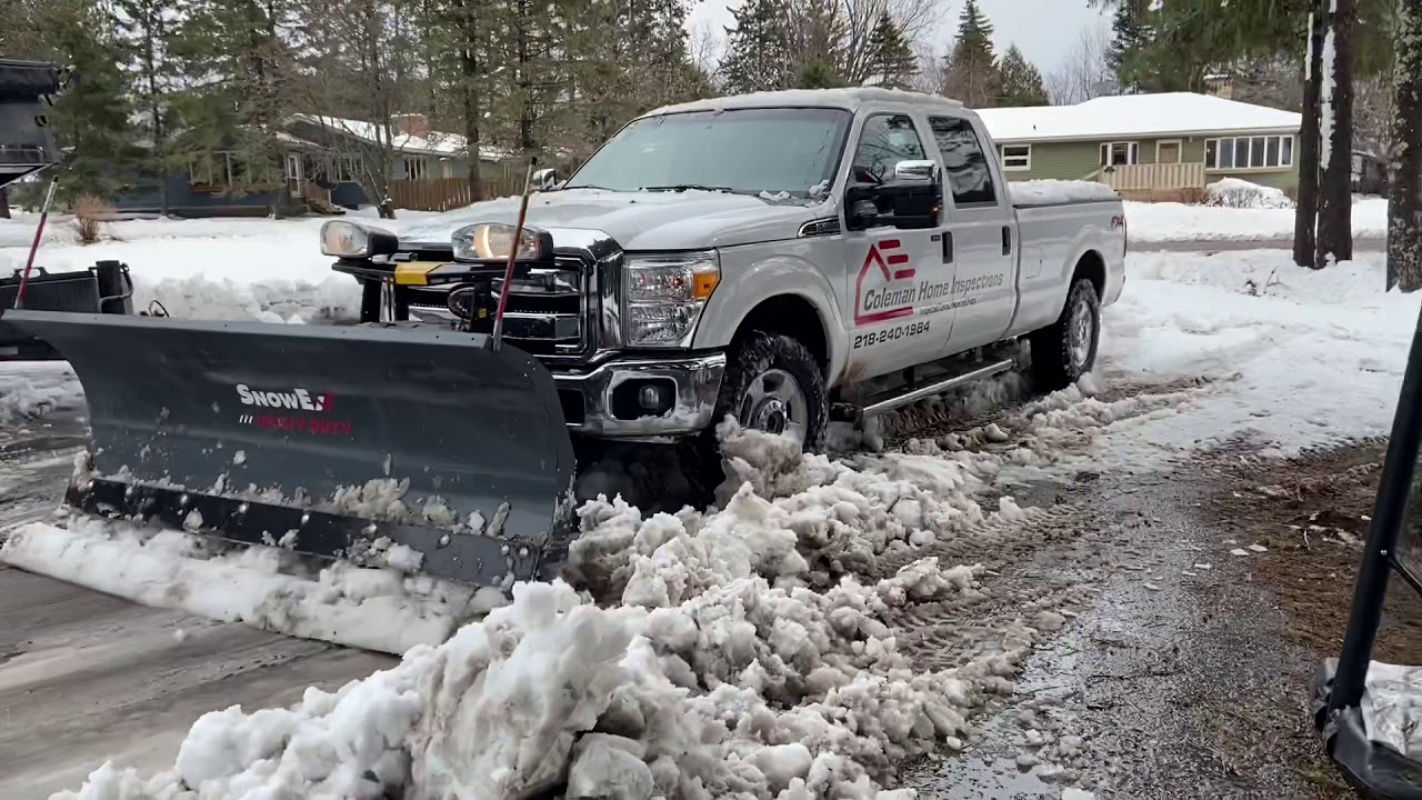 Little snow plowing video! Been trying to make this for 3 months now ...
