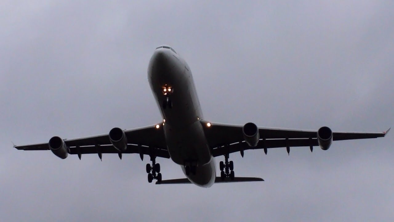 Airbus A340 Overhead Landing at Twente - YouTube