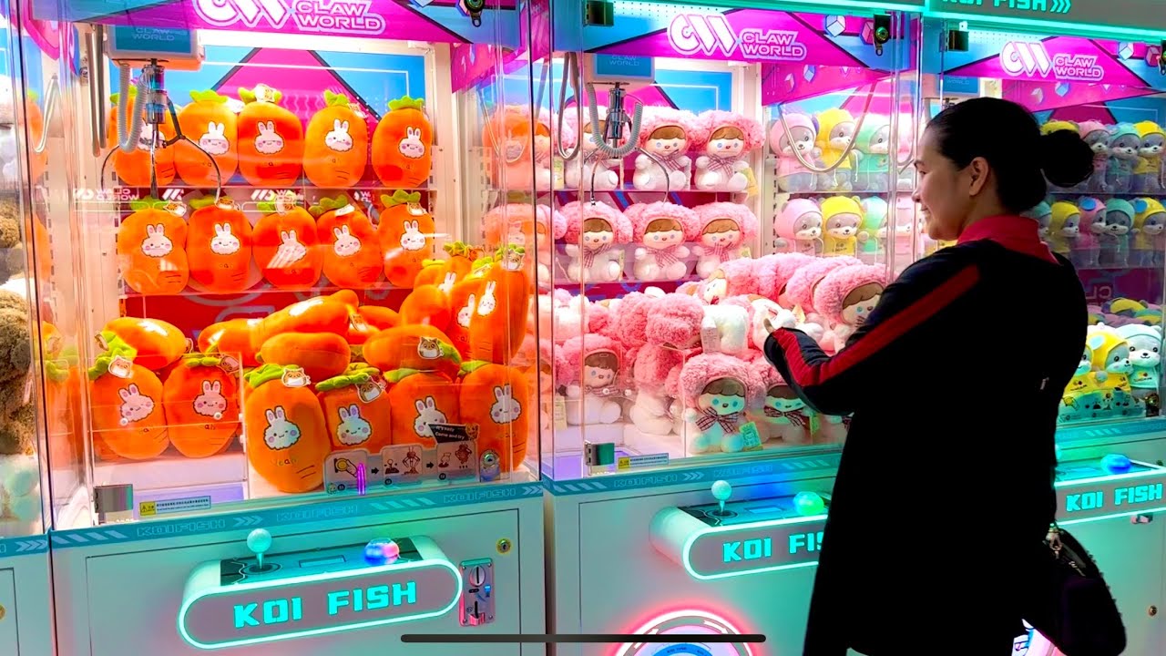 Claw Machines Plays Claw World - YouTube
