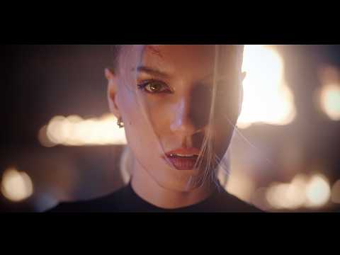TUANA - bu dünya yıkılsa üzülmem