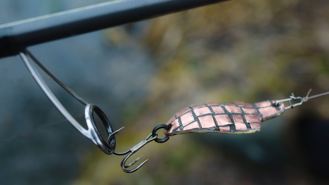 Making a wicker spoon for fishing outdoors by the river | Burshcraft ...