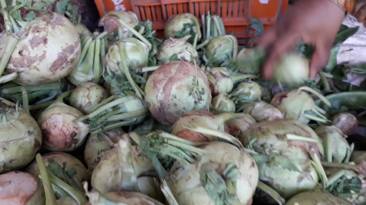 New vegetables in MARKET NOOLUKOLU KOORA..BENGALURU VANKAYALU..నూలుకోలు ...