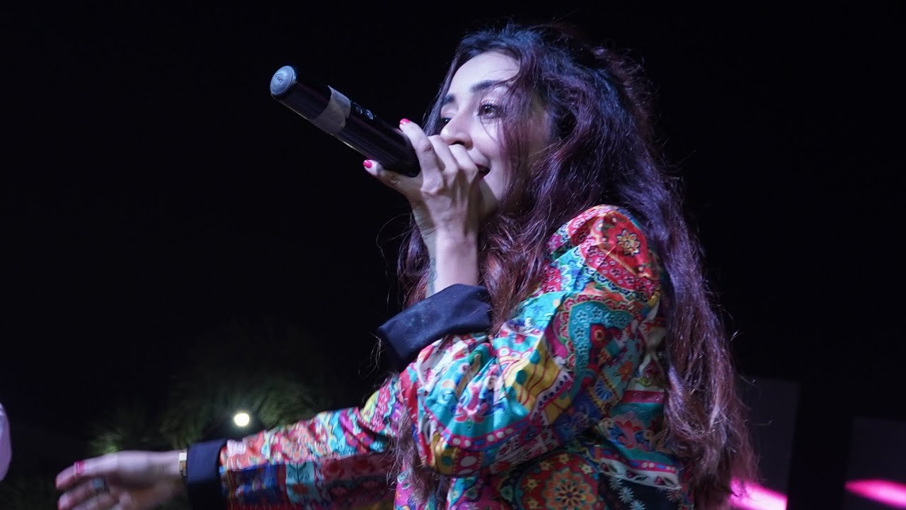 Virali Doshi live performing for pre wedding event! - YouTube