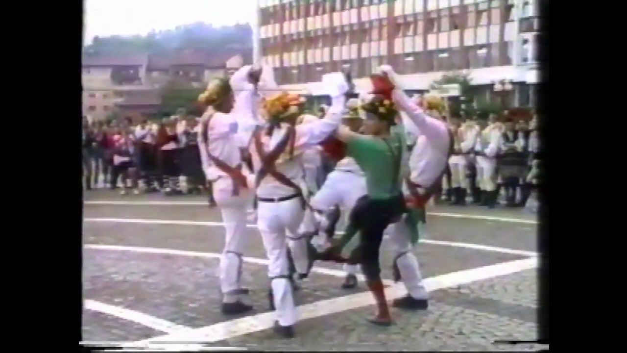 Dolphin Morris Dancers in Romania Sequence 1 - How D'Ye Do, Sir ...
