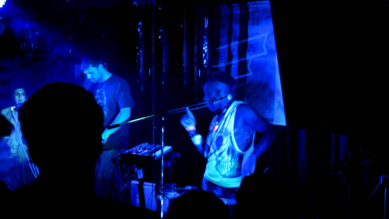 Light Asylum-IPC - YouTube