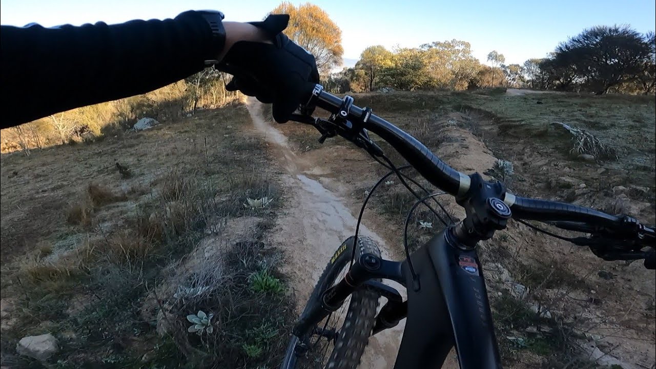Stromlo Mountain Biking - Pork barrell into rough choice (Fox Super ...
