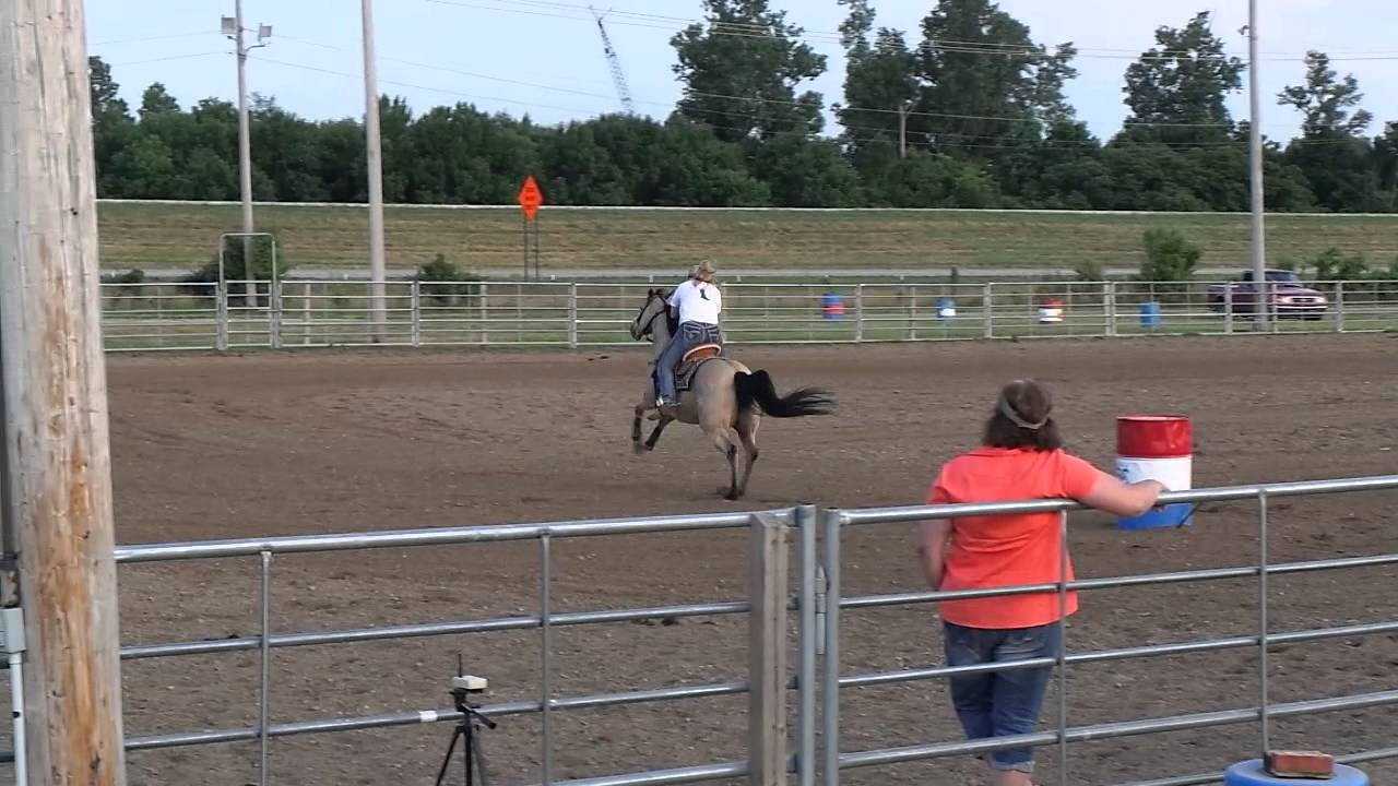 Caitlyn running barrels - YouTube