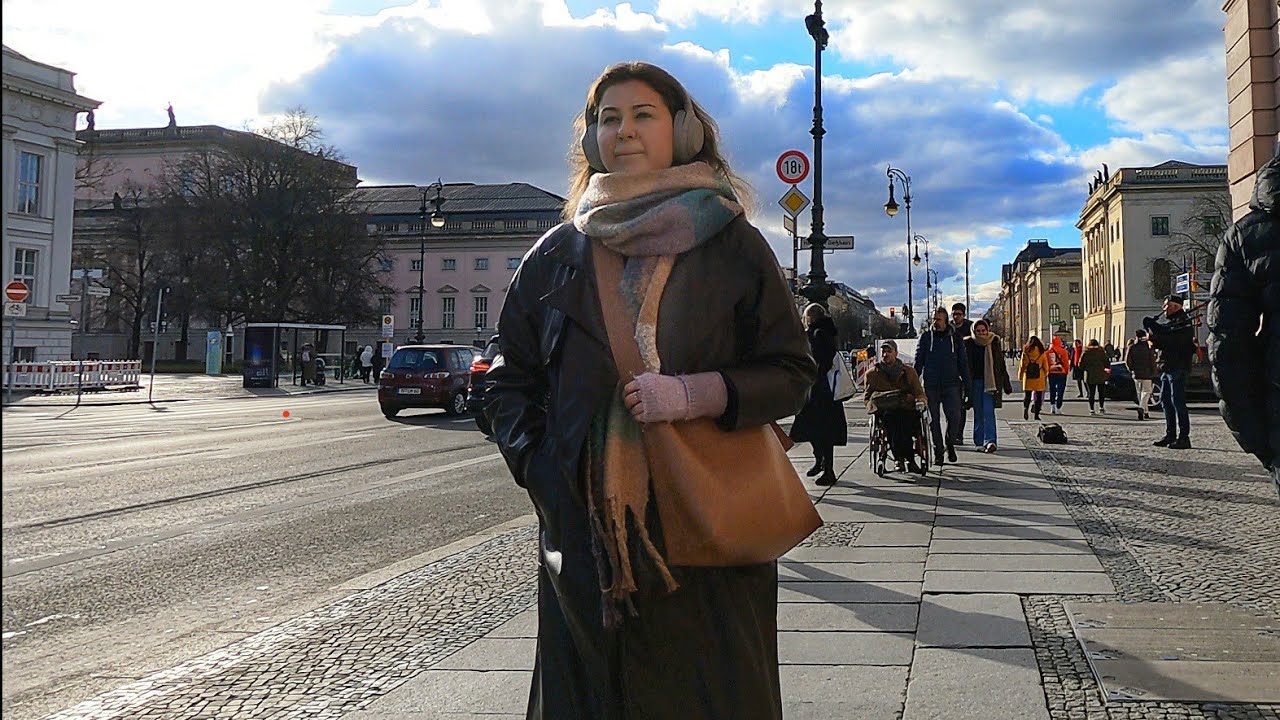 Walk in Berlin Unter den Linden. Free walking tours in Berlin. Berlin ...