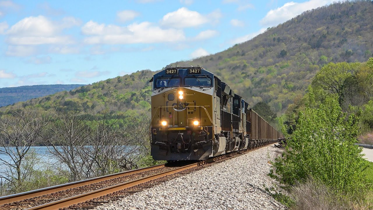 (4K) CSX E300-01 at nickajack lake 4-5-24 - YouTube