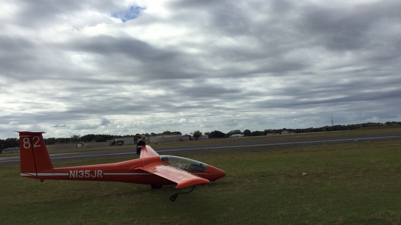 Maiden Flight of Schweizer SGS 1 35 at TBSS - YouTube