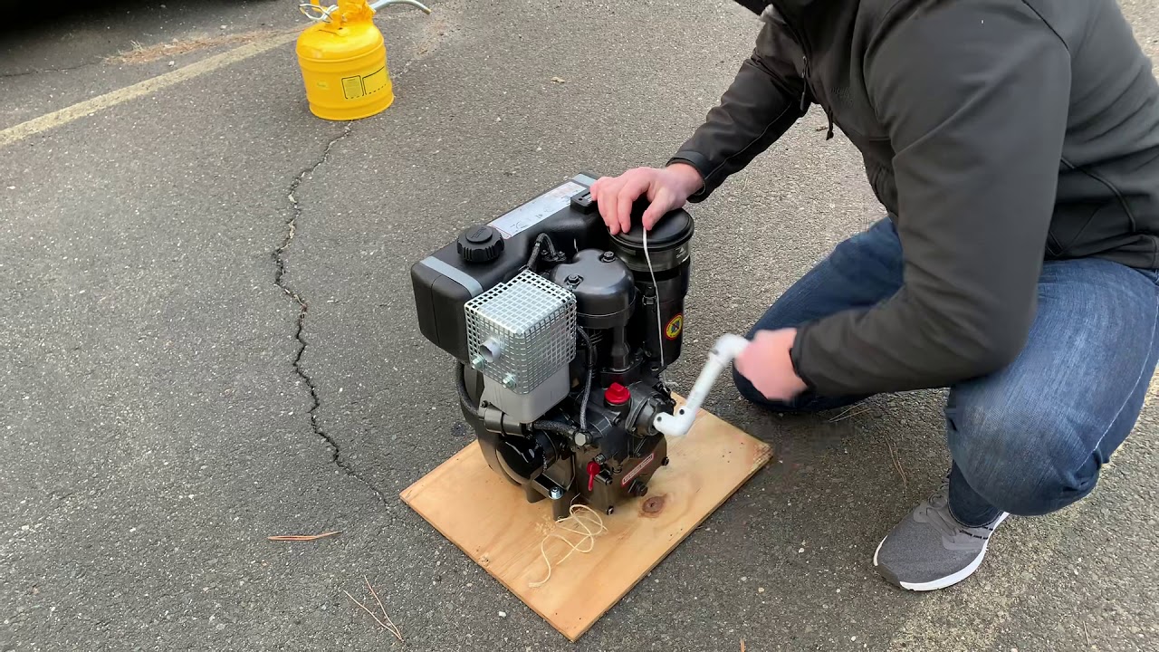 Farymann Diesel 1 Cylinder - YouTube