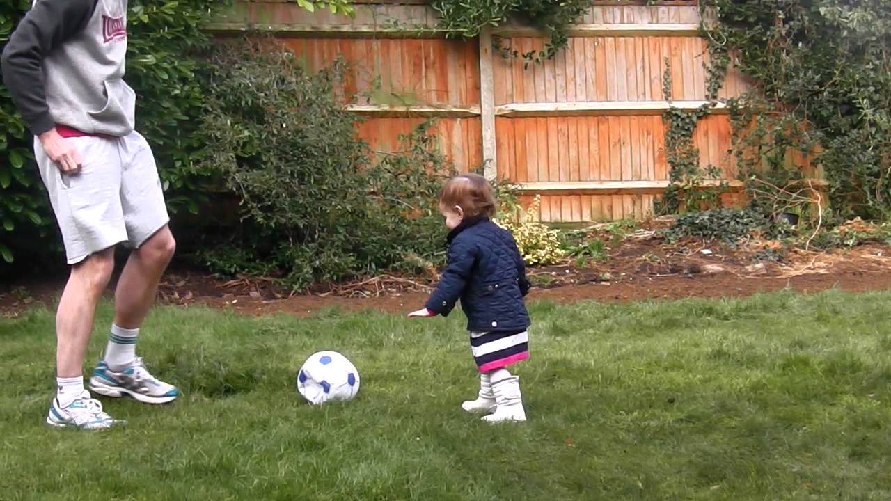 Tiggy playing ball - YouTube