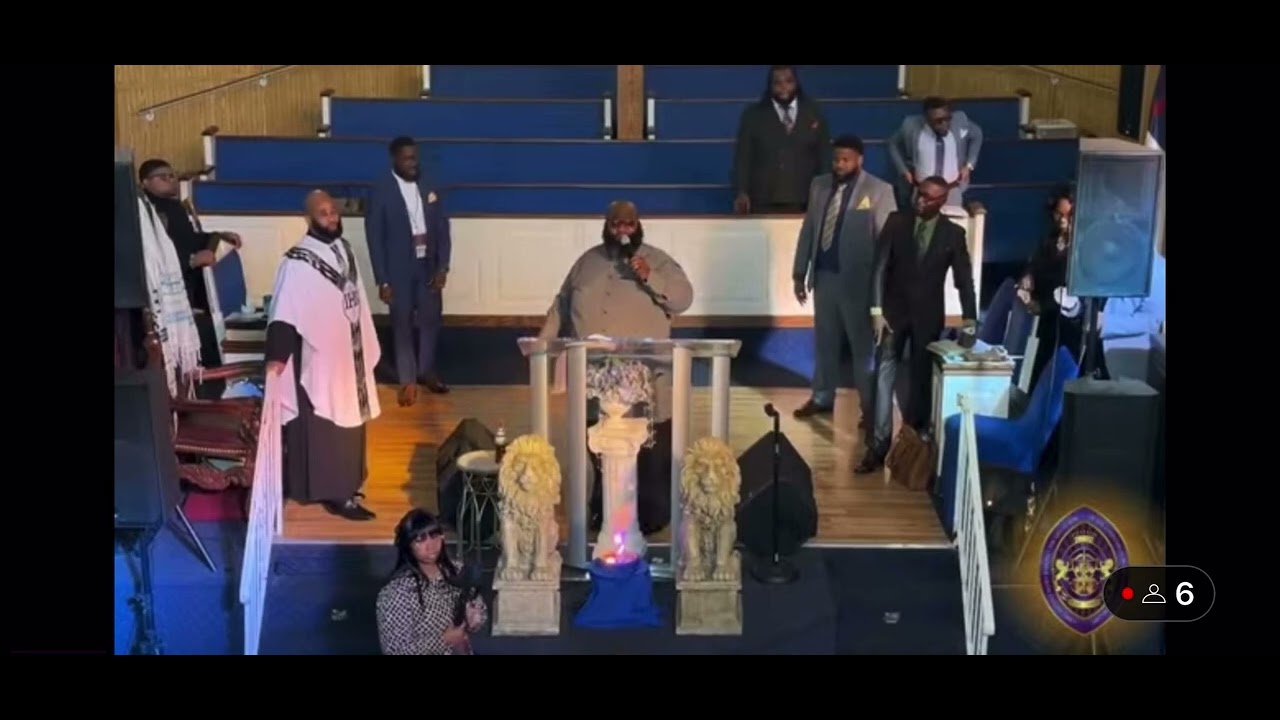 Pastor jay r Alexander everything is going to be alright praise break 😭 ...