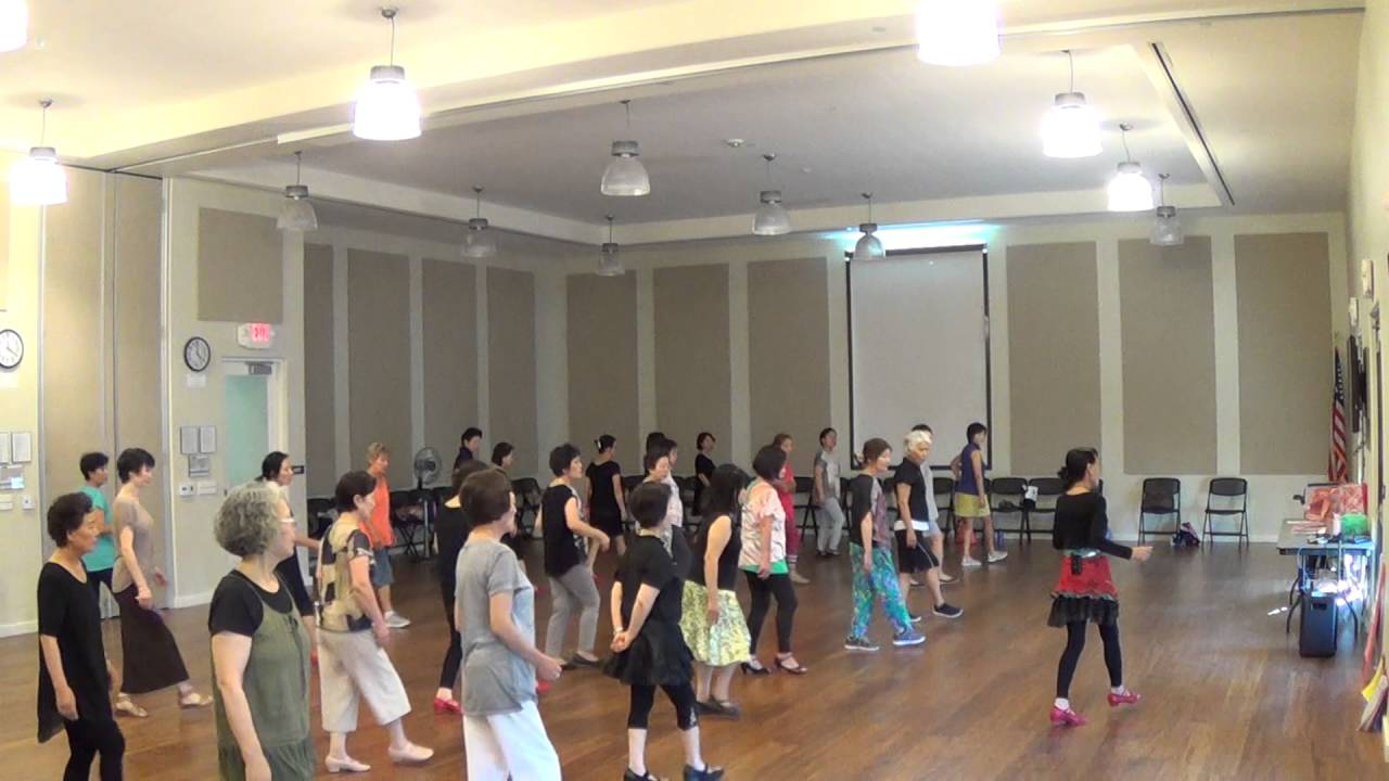 Dancing in the dark ( Teach & Dance ) - Line Dance by Jo Thompson - YouTube