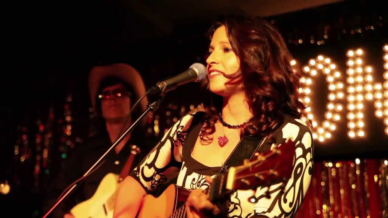 Audrey Auld "Broken Hearted Woman" - YouTube