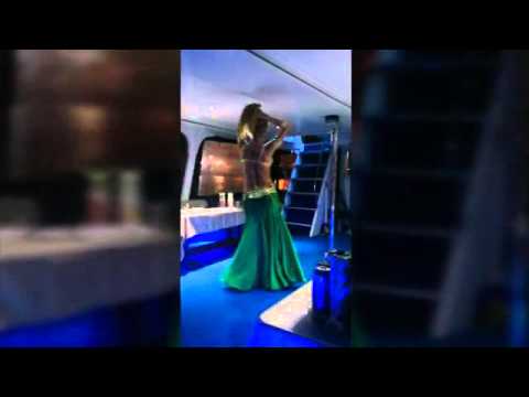 Boğazda dansözlü tekne turu