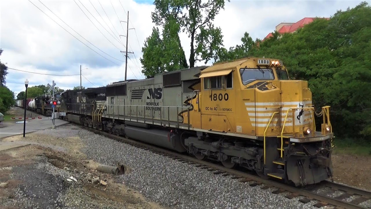 NS 1800 Leads Norfolk Southern Train 192 Northbound Out Of Columbia SC ...