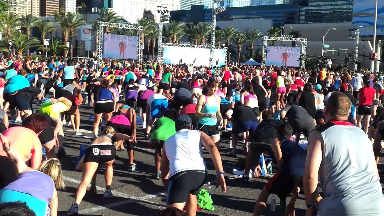 Super Workout w/ Shaun T at Beachbody Summit 2012 - YouTube