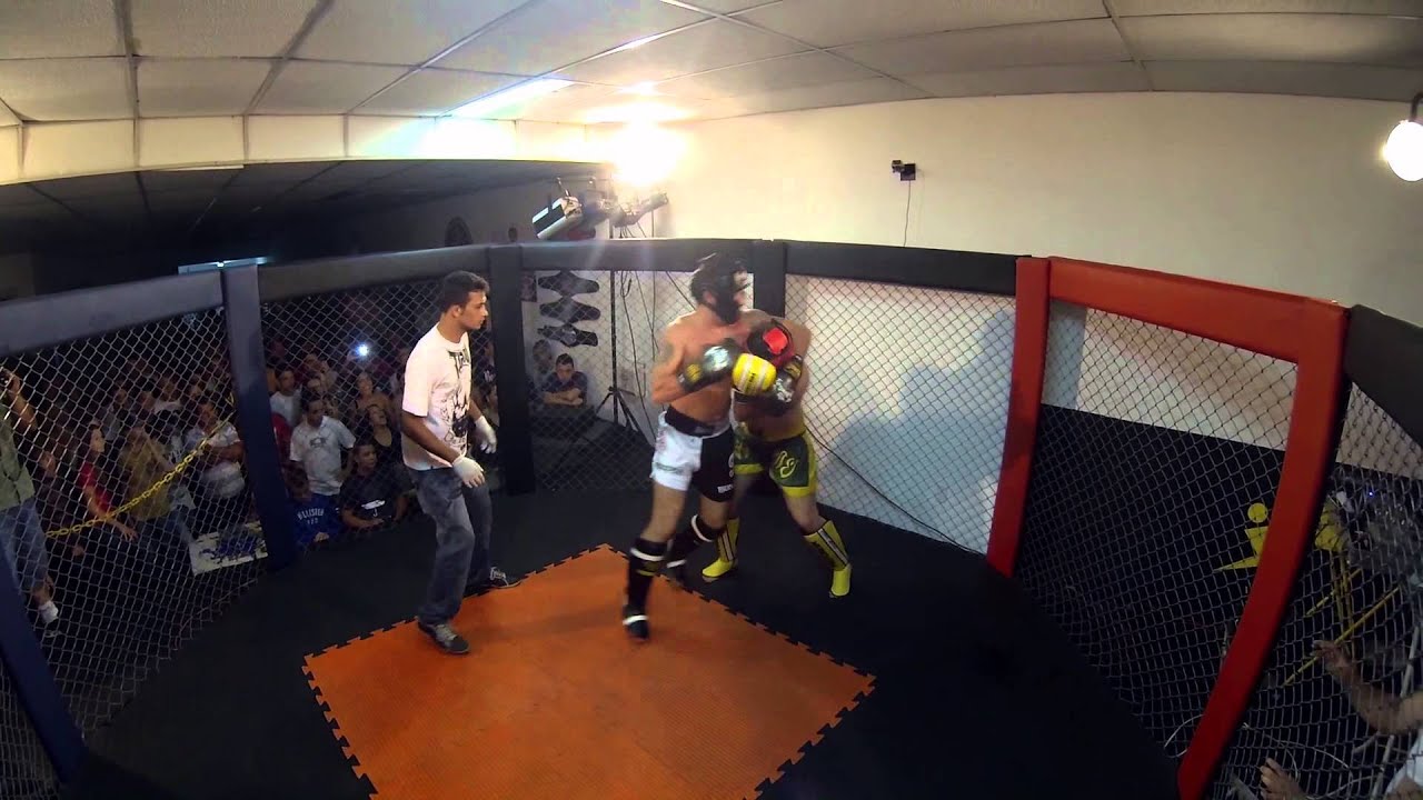 I Torneio de Muay Thai - Chute Boxe - Academia Round 1 Fight - YouTube