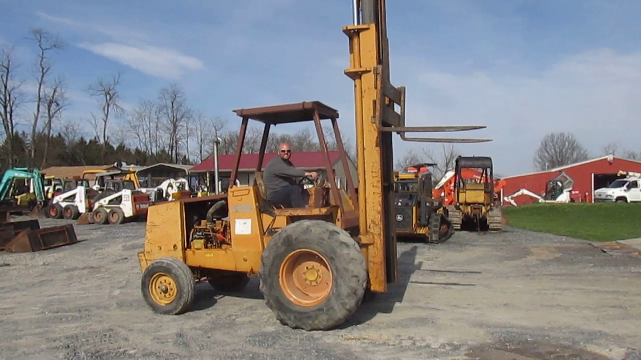 Case 585E Forklift - YouTube