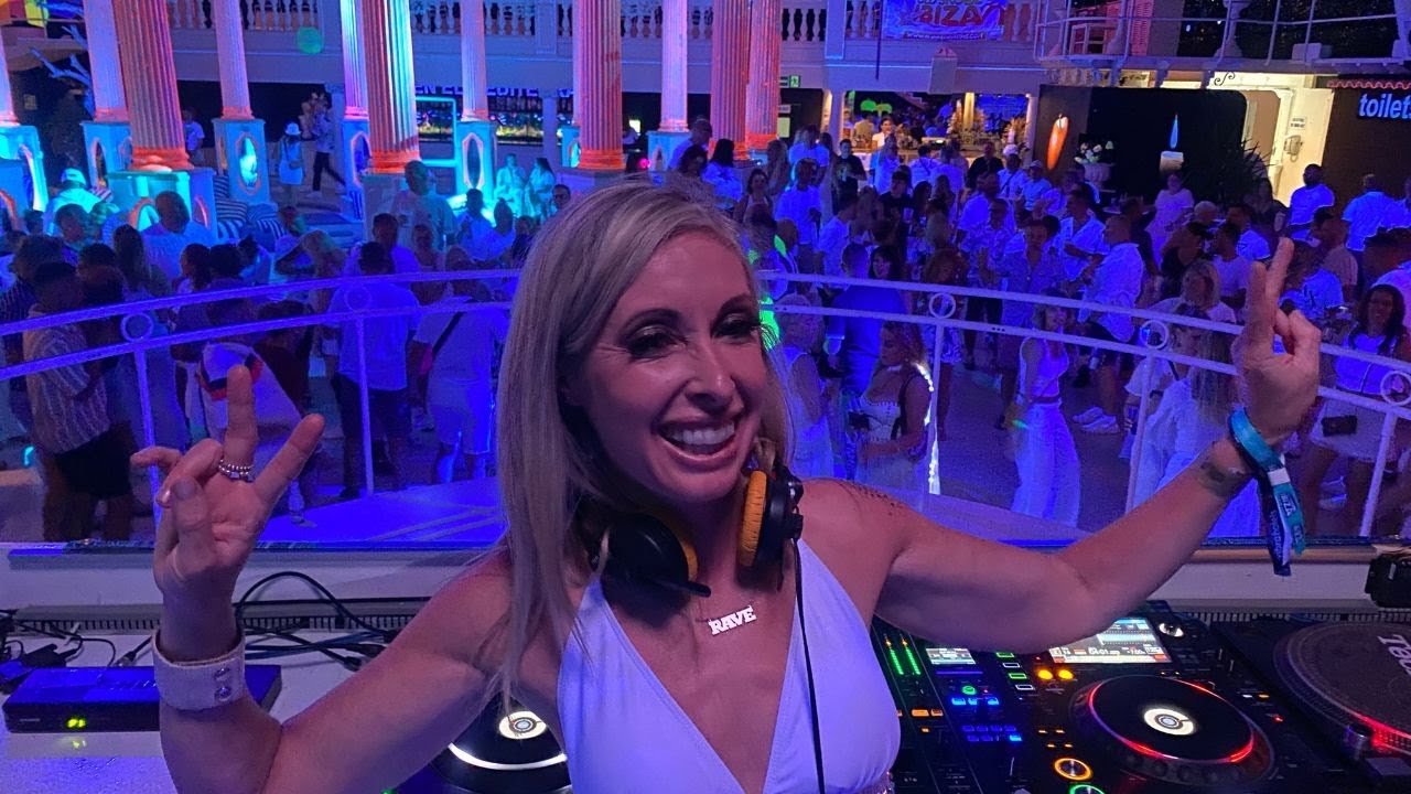 Mum Who Quit 50k A Year Sales Job Now DJing Glastonbury SWNS YouTube mum-who-quit-50k-a-year-sales-job-now-djing-glastonbury-swns-youtube