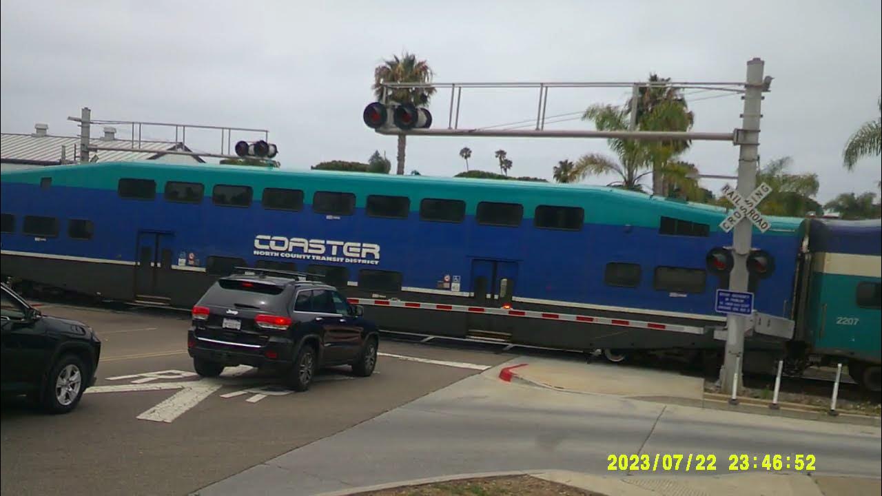 [New Gate LEDs] NCTD 2309 Coaster Train 676 South, East E St. Railroad Crossing, Encinitas CA ...