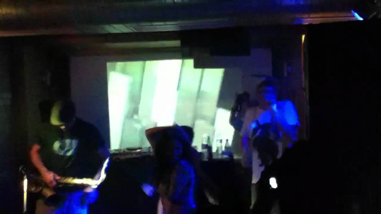 Mr. Woodnote and Lil Rhys @ Zook, Delhi (Nh7 Pre Party) - YouTube