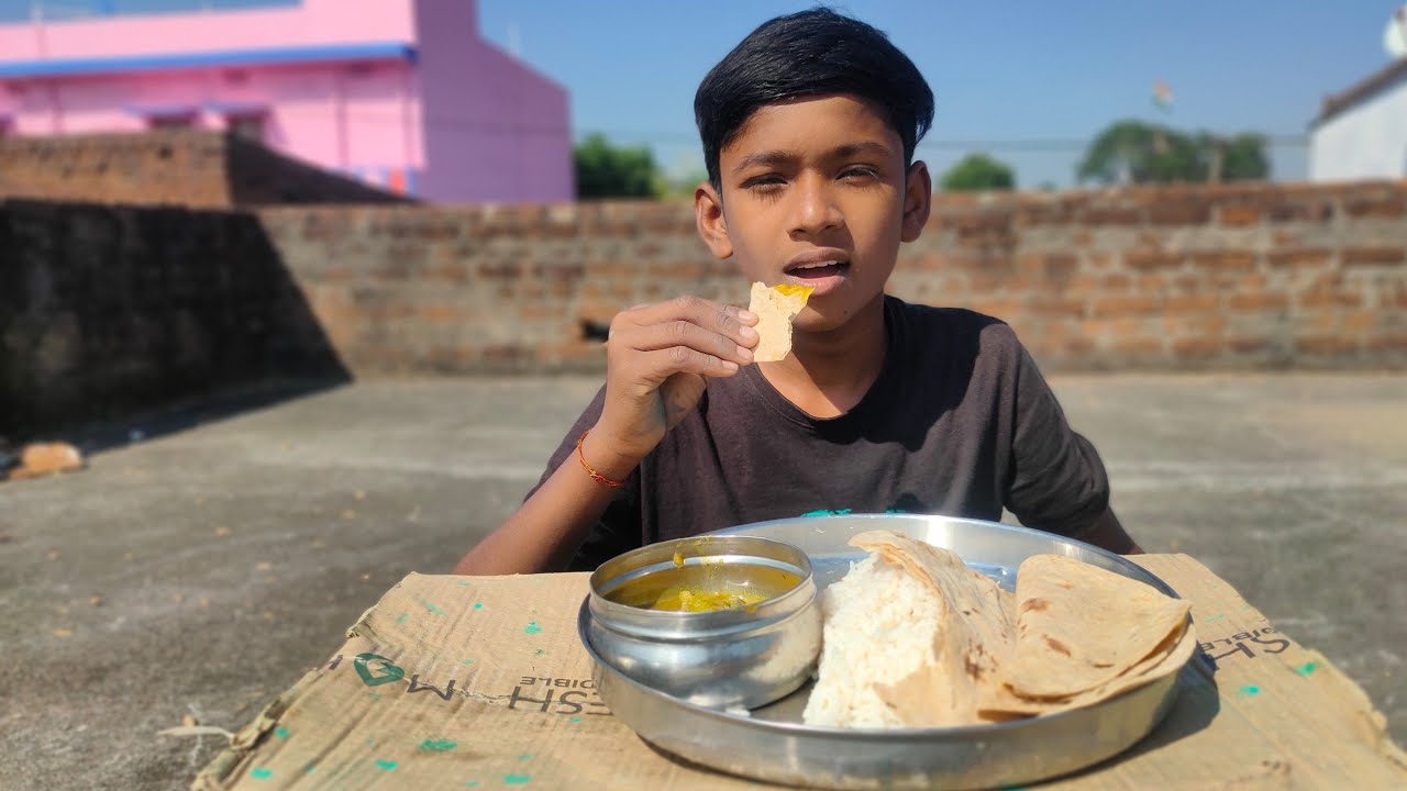 SPICY BIG UKHRI ROTI WITH MIX SABJI TARI AND RICE SURAJ EATING SHOW ...