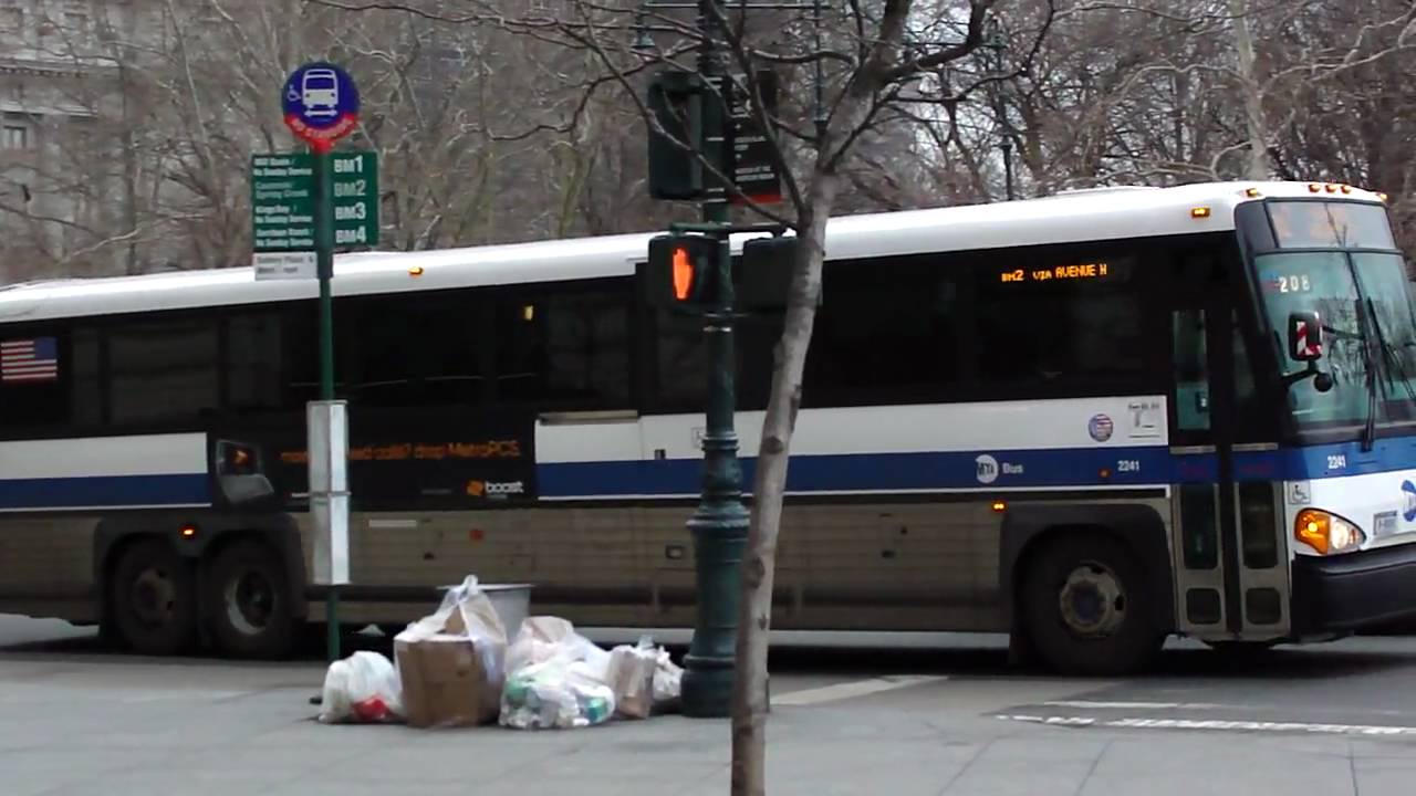 NYCTA / MTA Bus : MCI D4500CL 4302 & D4500CT 2241 & 2246 On The x1, BM2 ...