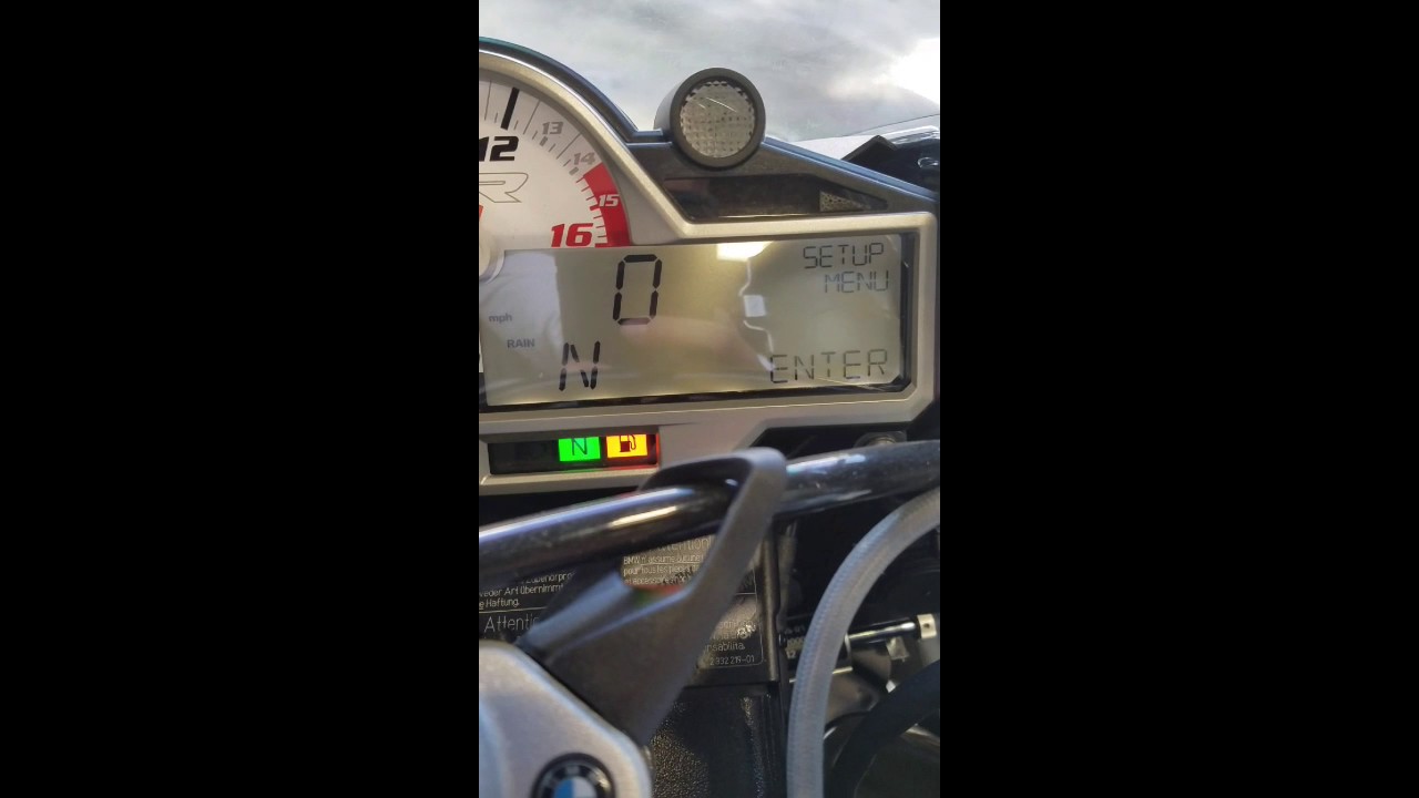 2016 S1000rr lean angle on dash - YouTube