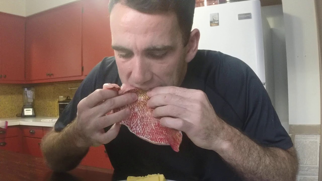 Watch me eat Raw Red Snapper- The Natural Human Diet - YouTube