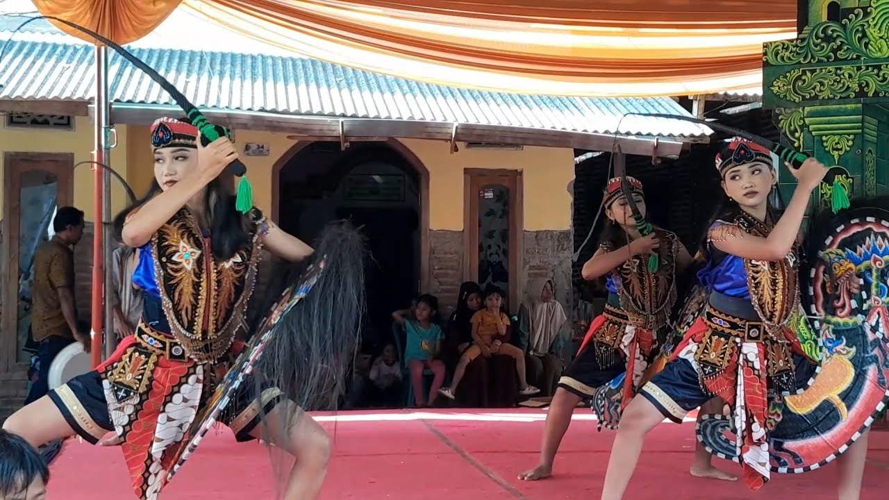 Jaranan Senterewe Putri 4 Kembar Sekawan Kreasi CIPTO BUDOYO Live ...