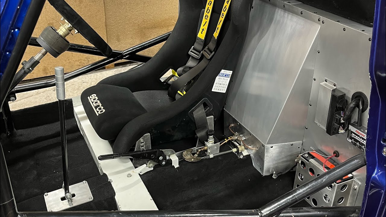 Zcar hayabusa mini getting seats back in at last - YouTube