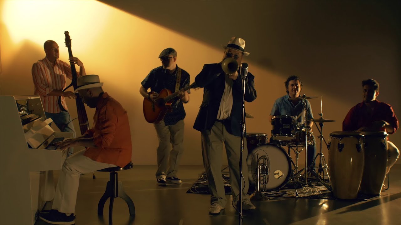 Andrea Guerrini - Chica bonita (Cha cha cha) Video ufficiale - YouTube