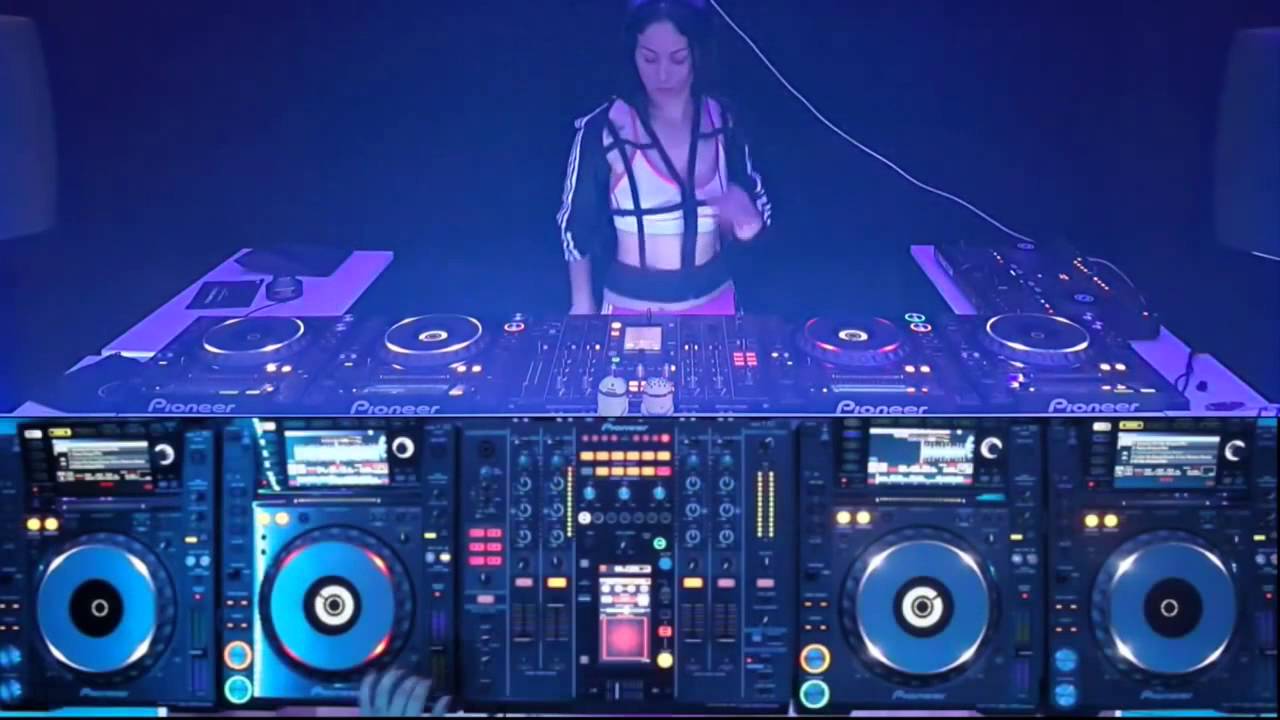 Dj VANESSA MORENO TECH HOUSE 2015 LİVE PERFORMANCE SET 2 CDJ 2000 NEXUS ...