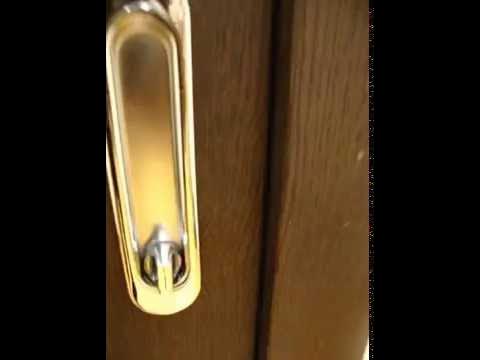 Дверь купе (раздвижная дверь) с замком - YouTube