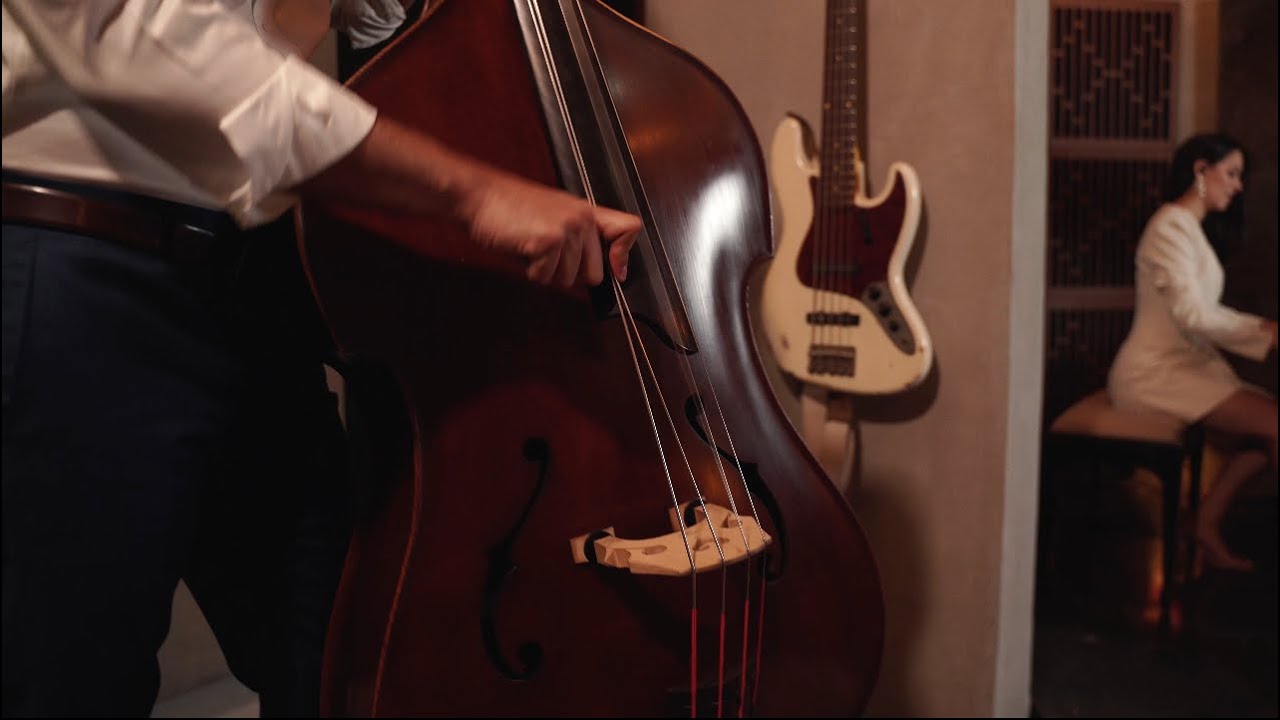 Crazy - Gnarls Barkley Cover / Aunt & Uncle Live Sessions - YouTube