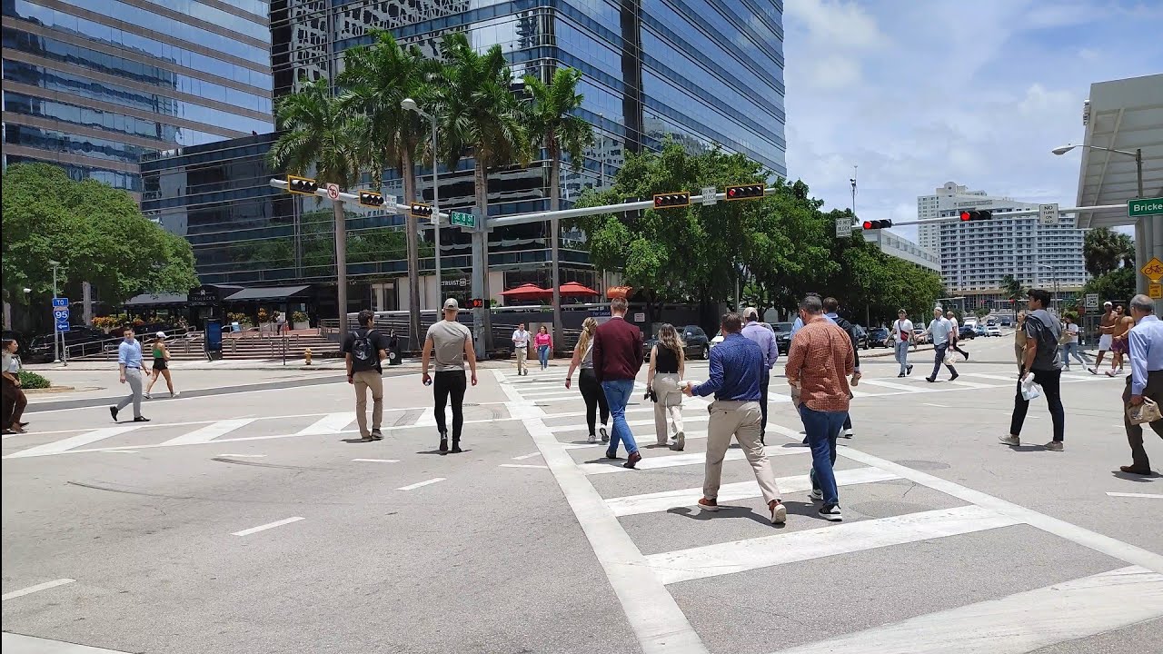 Downtown Brickell 4K , Summer Walking Tour , Brickell Miami FL July ...