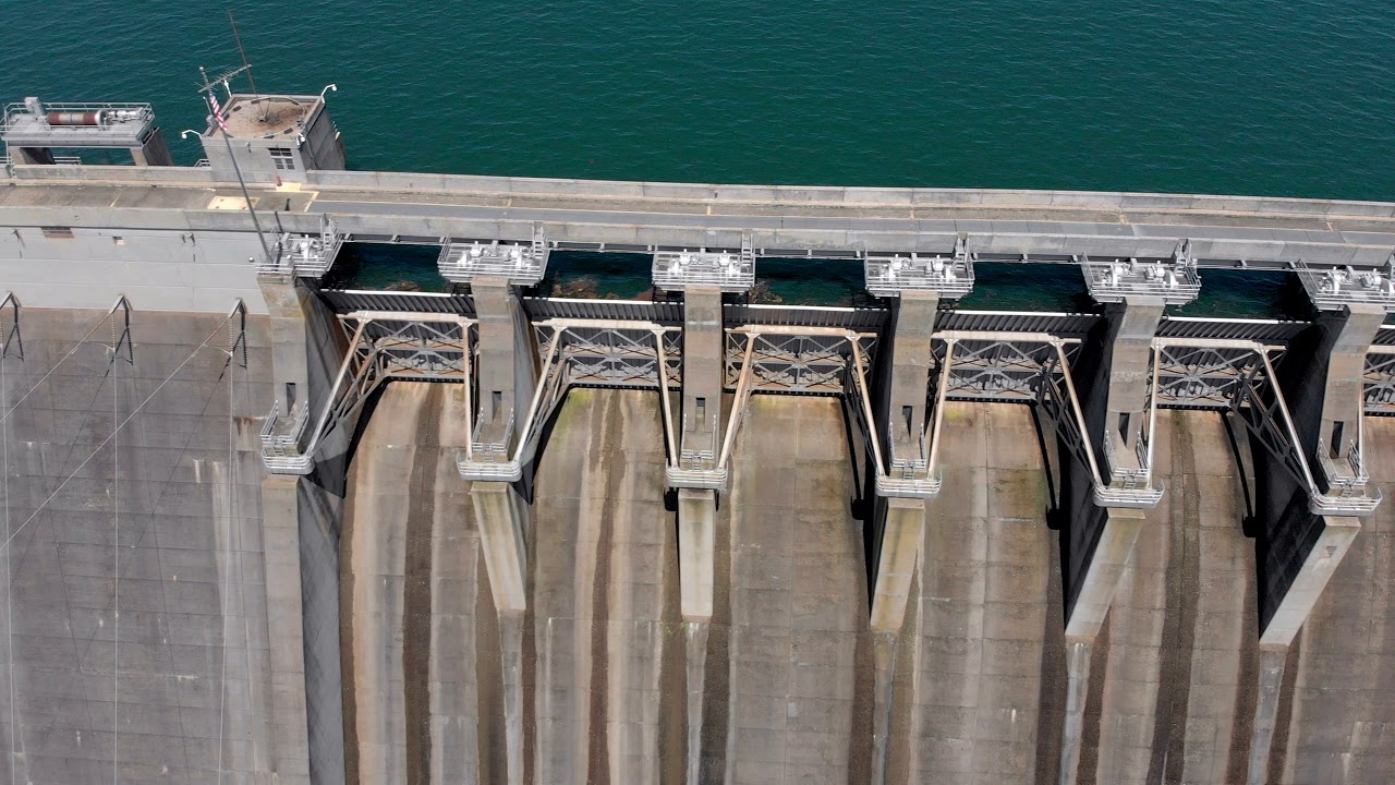 Drone Tour - Lake Hartwell Dam - YouTube