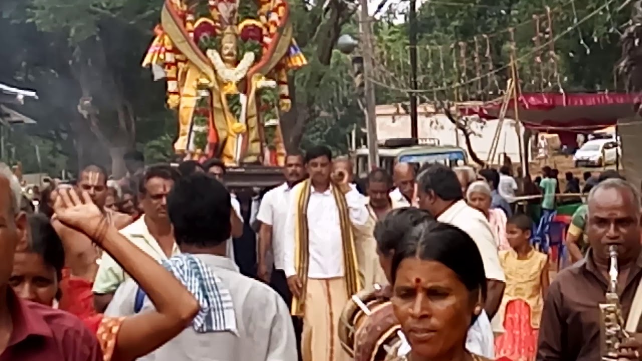 Kaligiri konda Brahmotsavam Garuda seva 2017(3) - YouTube