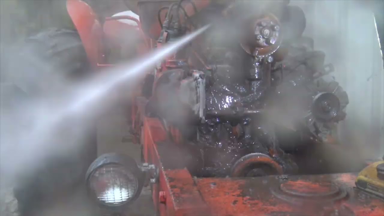 PRESSURE WASHING THE OLD TRACTOR - EXTREME PRESSURE WASHING ON FARM ...