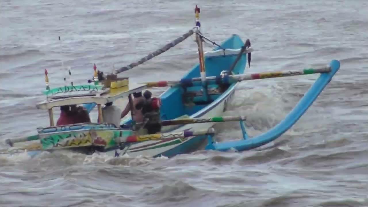 Perahu Puger di pelawangan Puger pp16 - YouTube