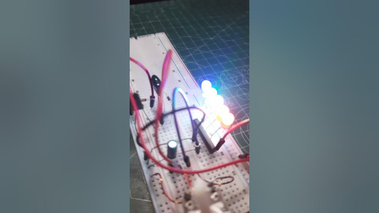 5 LED Audio Level Indicator Using CD1403 IC Demo 1 - YouTube