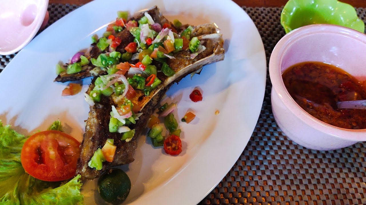 Rahang Ikan Tuna Bakar ala Jaman (Jawa Manado) Resto - YouTube