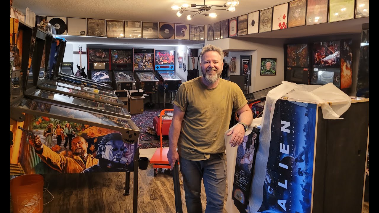 Alien Pinball Ripley Version Unboxing with Greg Benz - YouTube